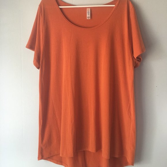 LuLaRoe | Tops | Lularoe Classic T | Poshmark